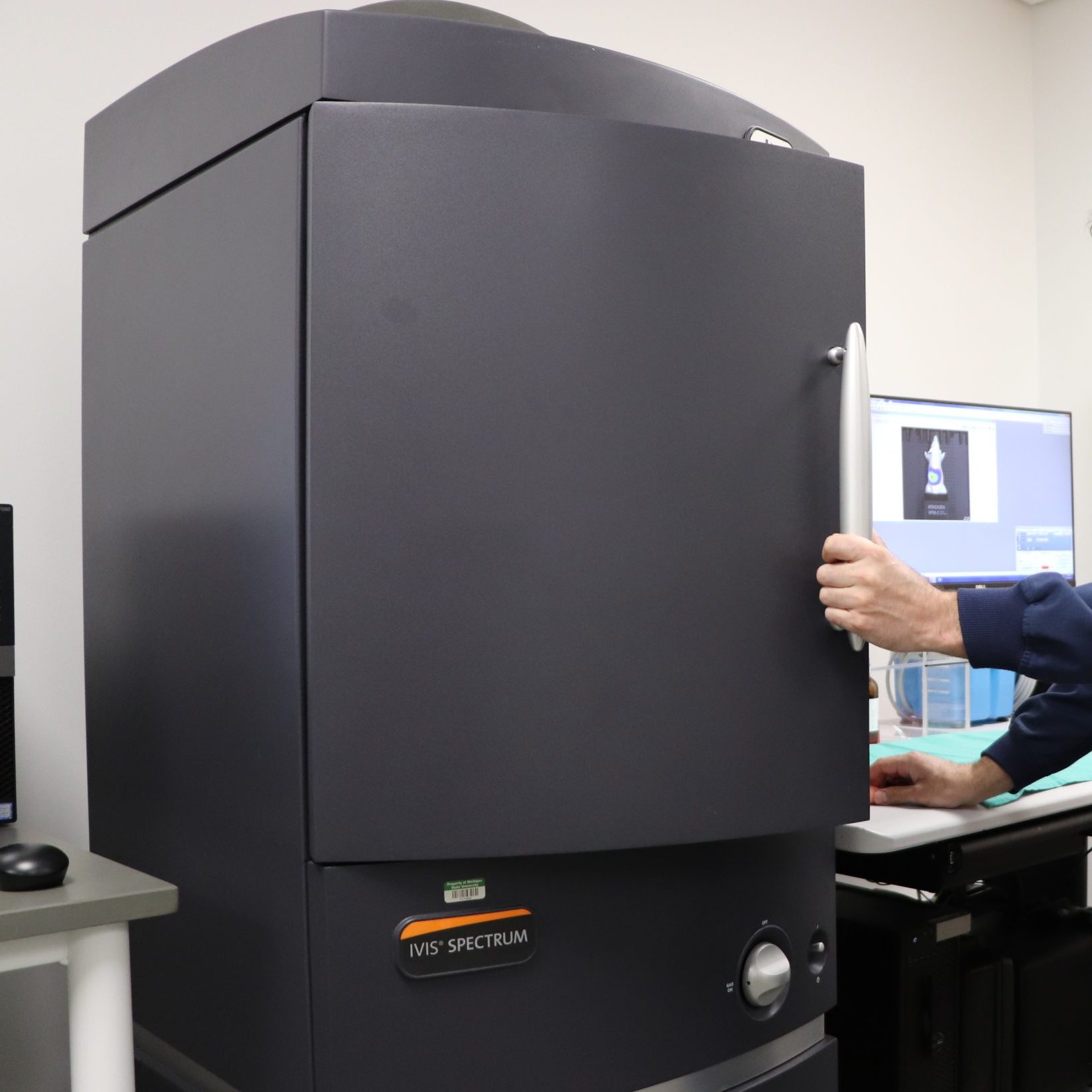 Optical imaging – Bioluminescence and fluorescence – Advanced Molecular Imaging Facility